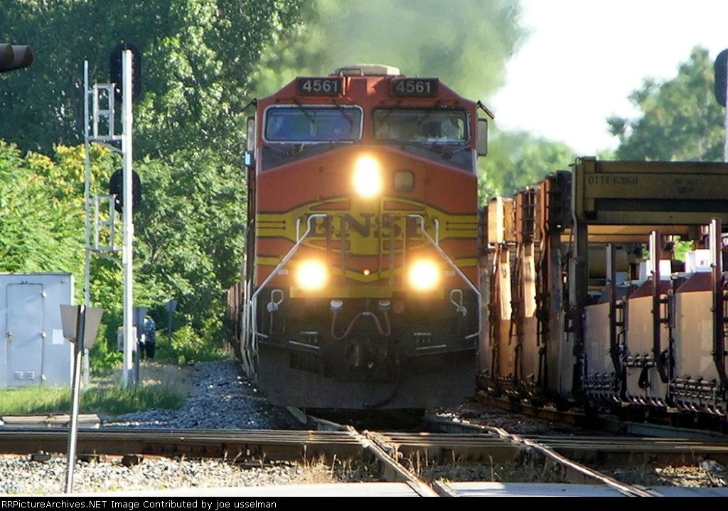 BNSF 4561